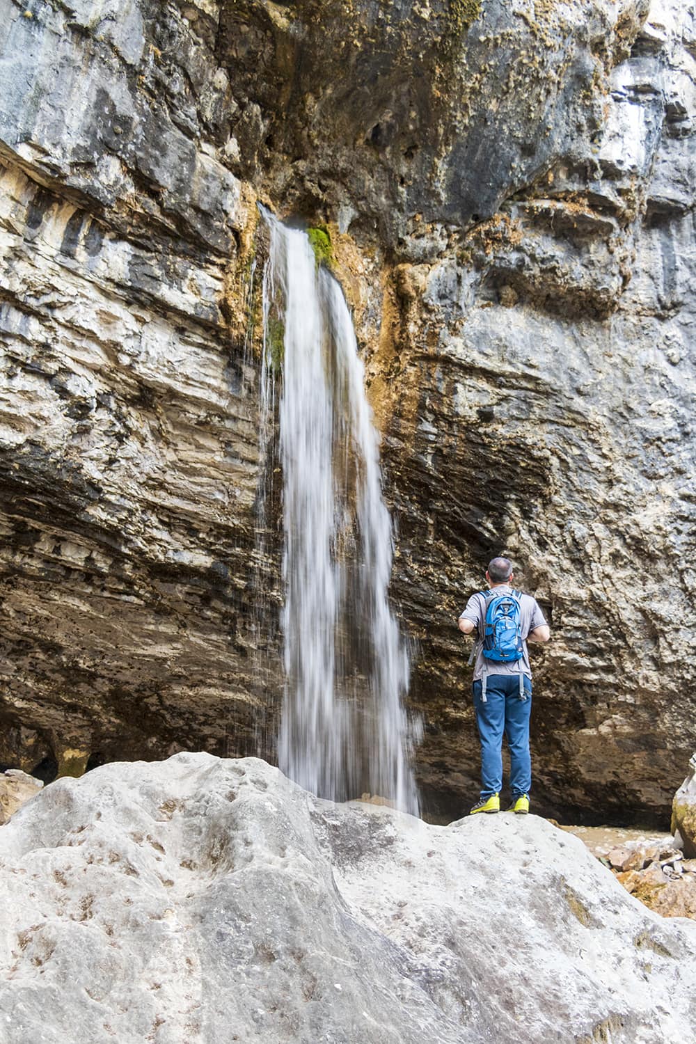Hiking Hanging Lake in Colorado – The Ultimate Guide